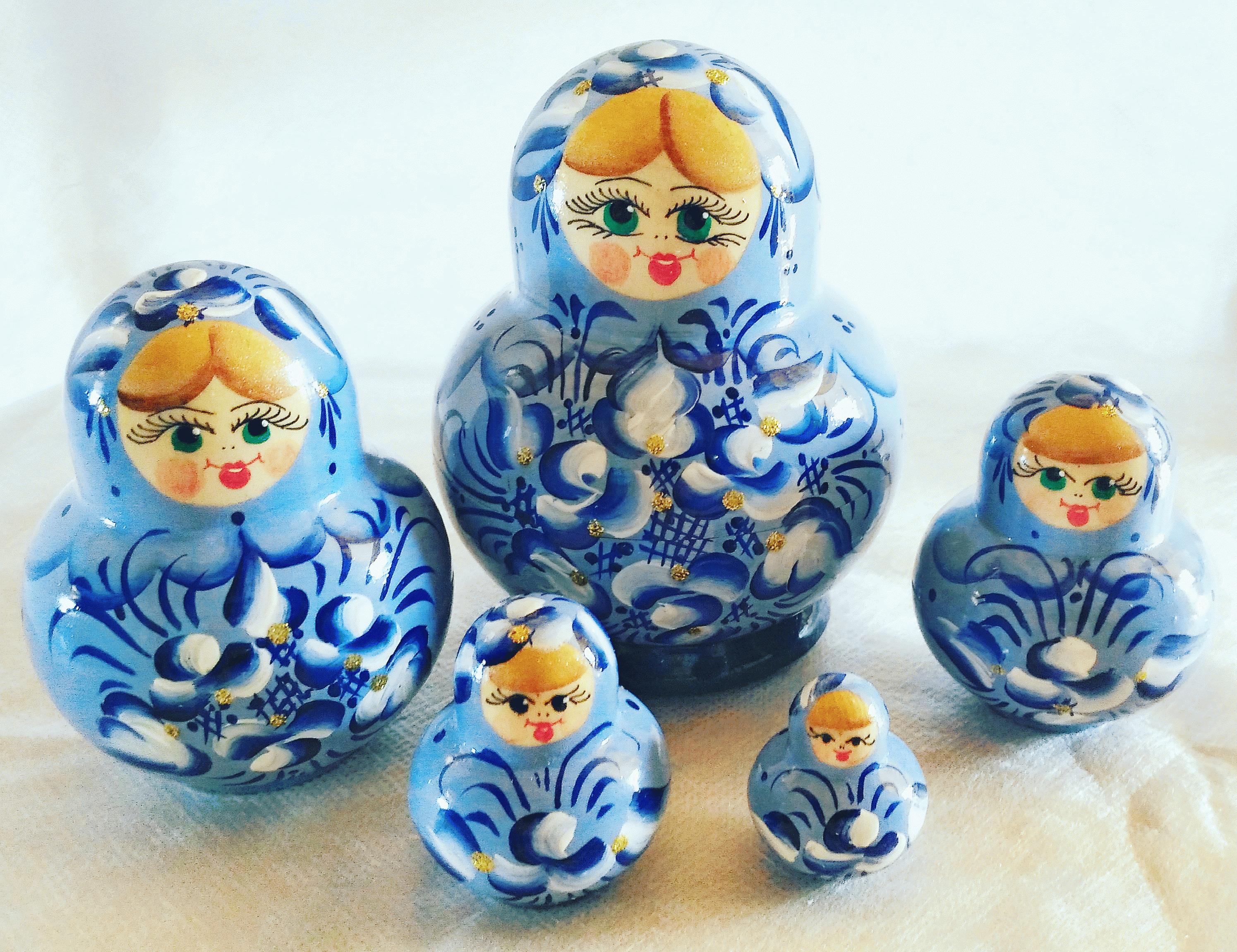 Blue dolls on Matryoshka.biz
